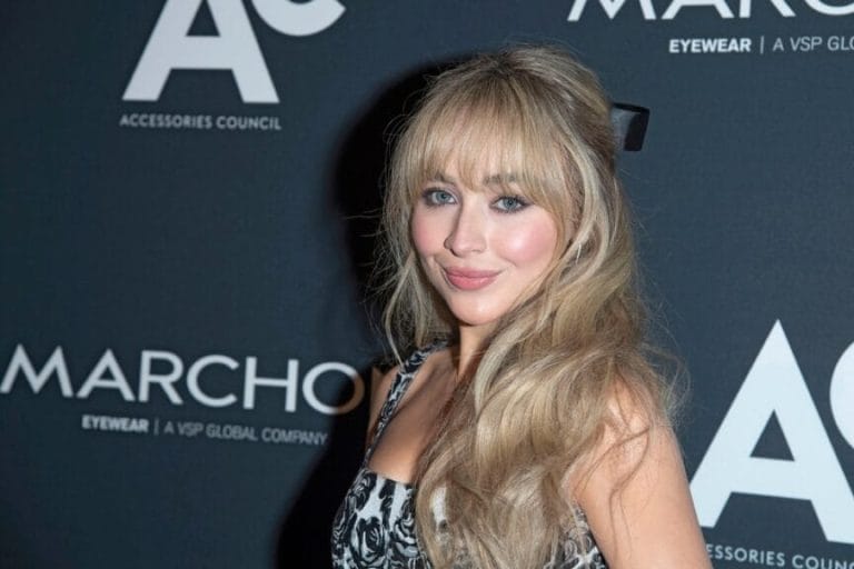 Sabrina Carpenter Appears Gorgeous in Vintage Style for SKIMS Promo ...